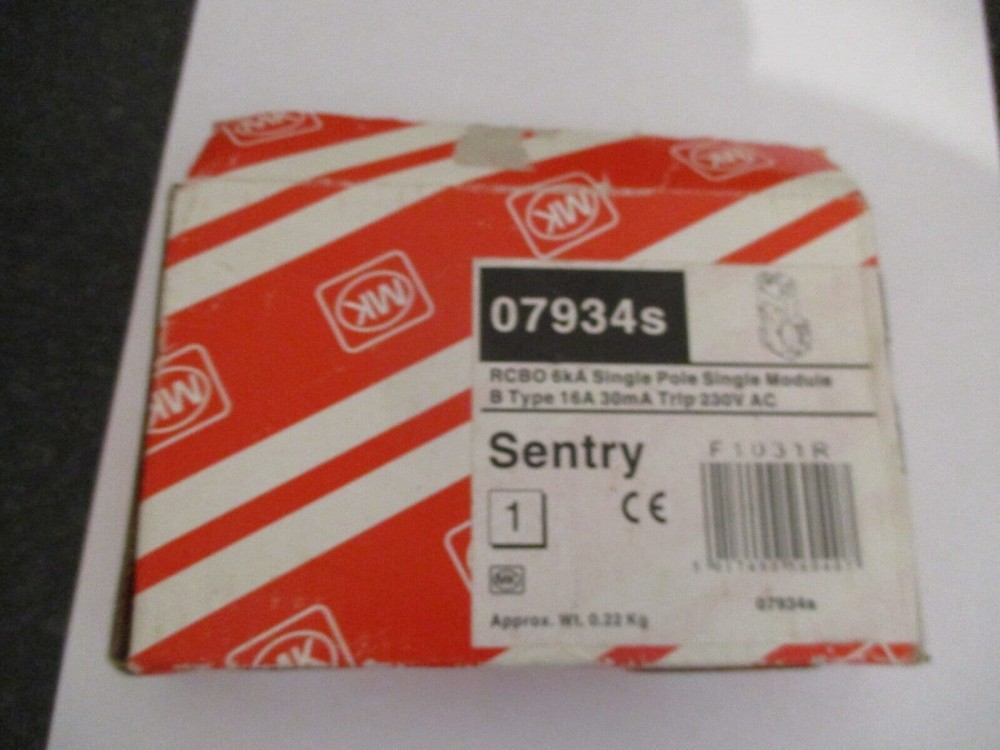 SQUARE D QOE132B03 B32 32 AMP 30mA SINGLE POLE RCBO CIRCUIT BREAKER