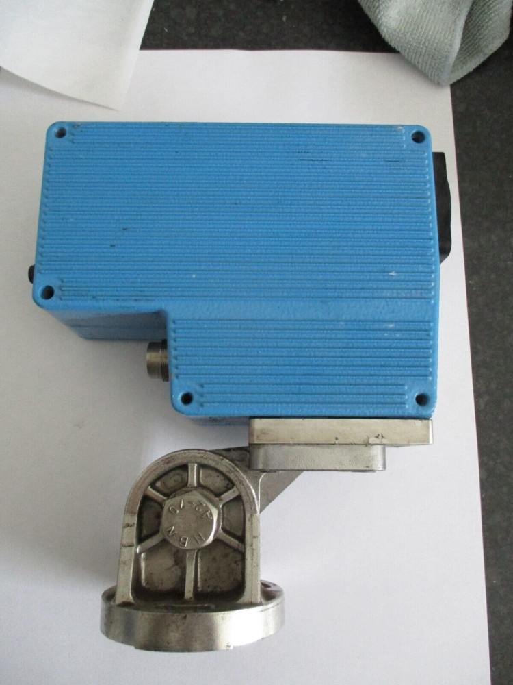 SICK OPTIC ELECTRONIC DME3000-111 1 013 110 LASER DISTANCE MEASURING DEVICE