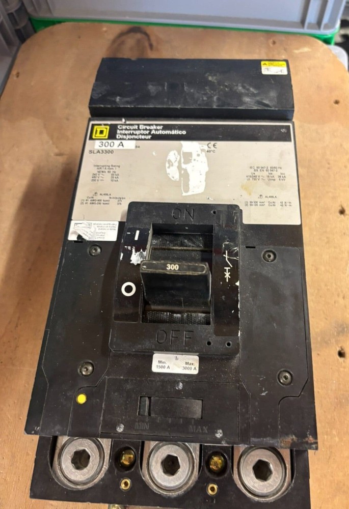 SQUARE D 300 AMP SLA3300 SERIES 4 ADJUSTABLE 3 PHASE MCCB CIRCUIT BREAKER