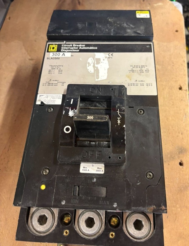SQUARE D 300 AMP SLA3300 SERIES 4 ADJUSTABLE 3 PHASE MCCB CIRCUIT BREAKER