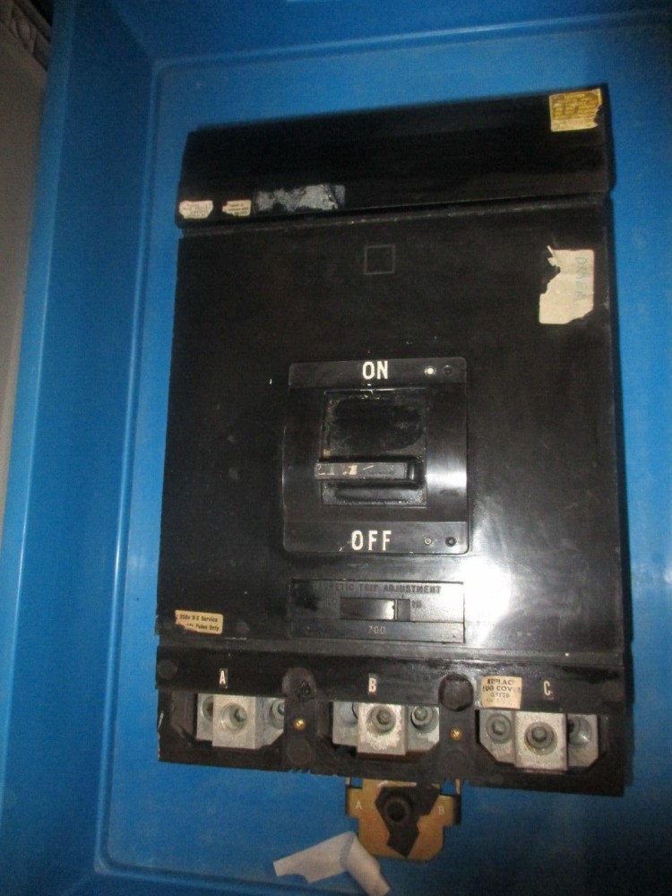 SQUARE D 700 AMP MAL36700 3 PHASE MCCB CIRCUIT BREAKER