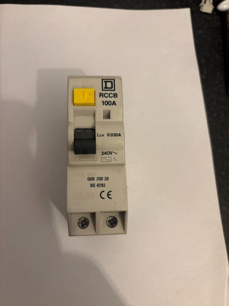 SQUARE D QOE 100A 100 AMP 30mA QOE 200 30 BS 4293 RCCB CIRCUIT BREAKER