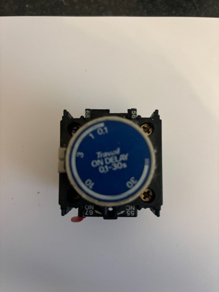 TELEMECANIQUE LA2-D22 A 65 01 - 30s TIME DELAY RELAY