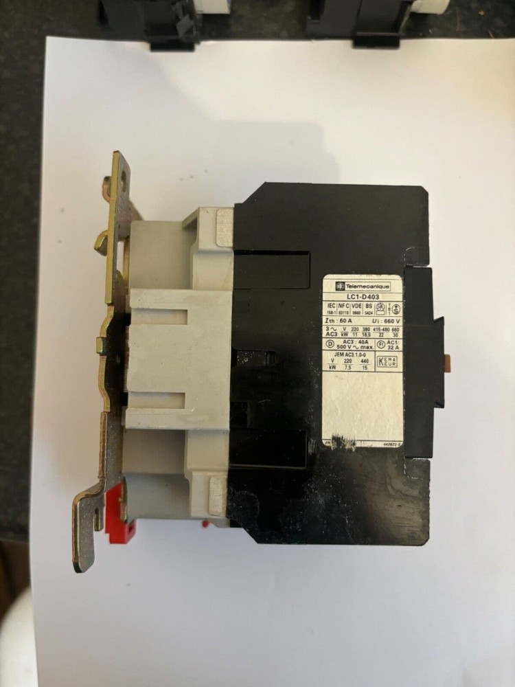 TELEMECANIQUE LC1-D403 60 AMP AC3 CONTACTOR