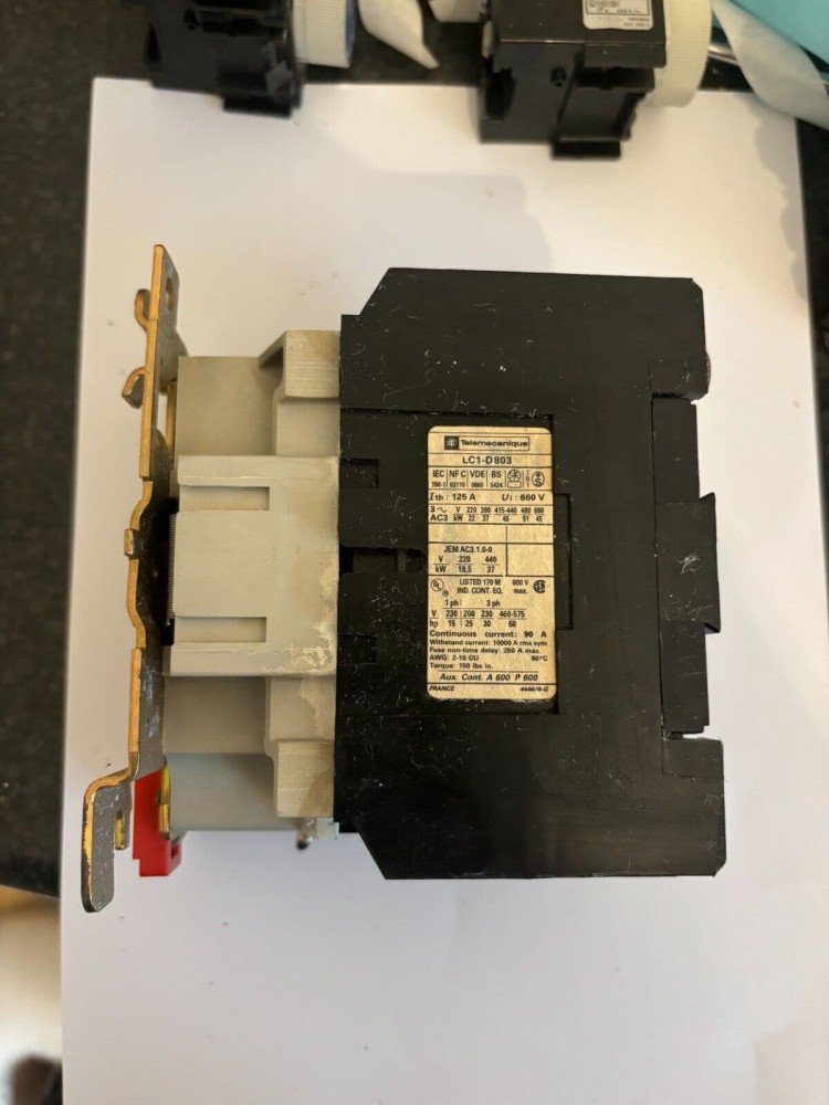 TELEMECANIQUE LC1-D803 125AMP CONTACTOR
