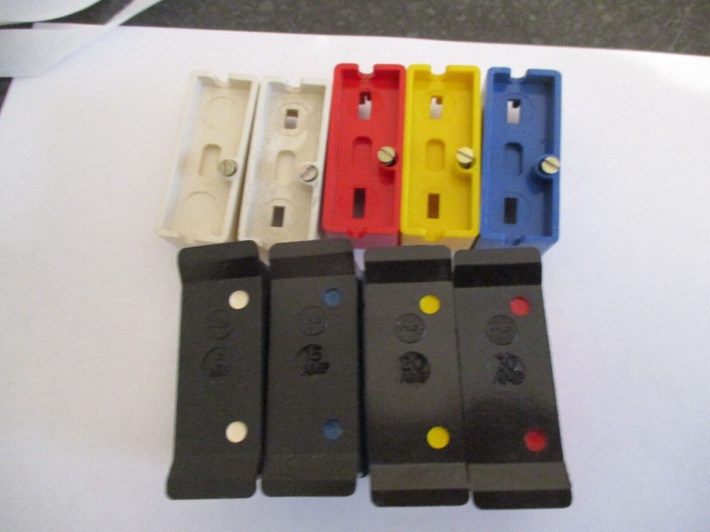 WYLEX 5 15 20 30 AMP REWIREABLE FUSES WITH OR WITHOUT BASE SHIELDS