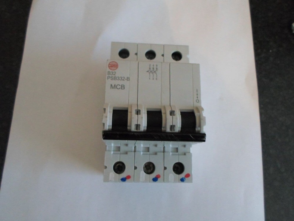 WYLEX B32 32 AMP PSB332-B 10KA TRIPLE POLE MCB CIRCUIT BREAKER RECENT