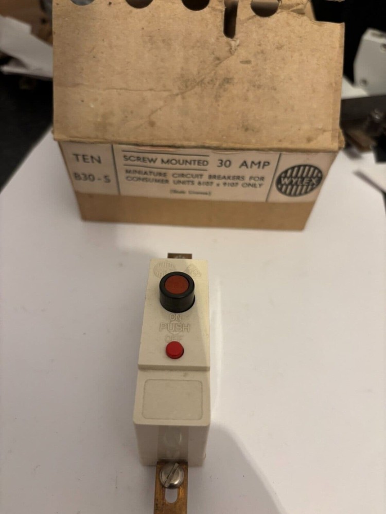 WYLEX B5 B10 B20 B30 AMP PUSH BUTTON SCREW MOUNTED MCB CIRCUIT BREAKERS