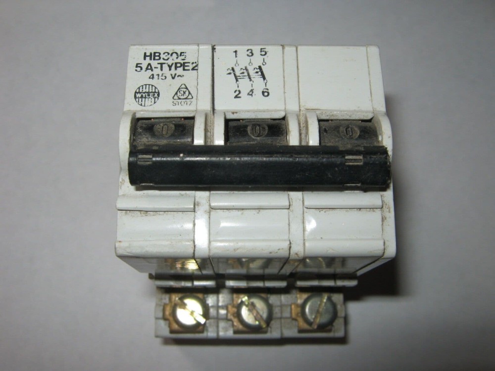 WYLEX STOTZ HB315 15 AMP TYPE 2 TRIPLE POLE MCB CIRCUIT BREAKER